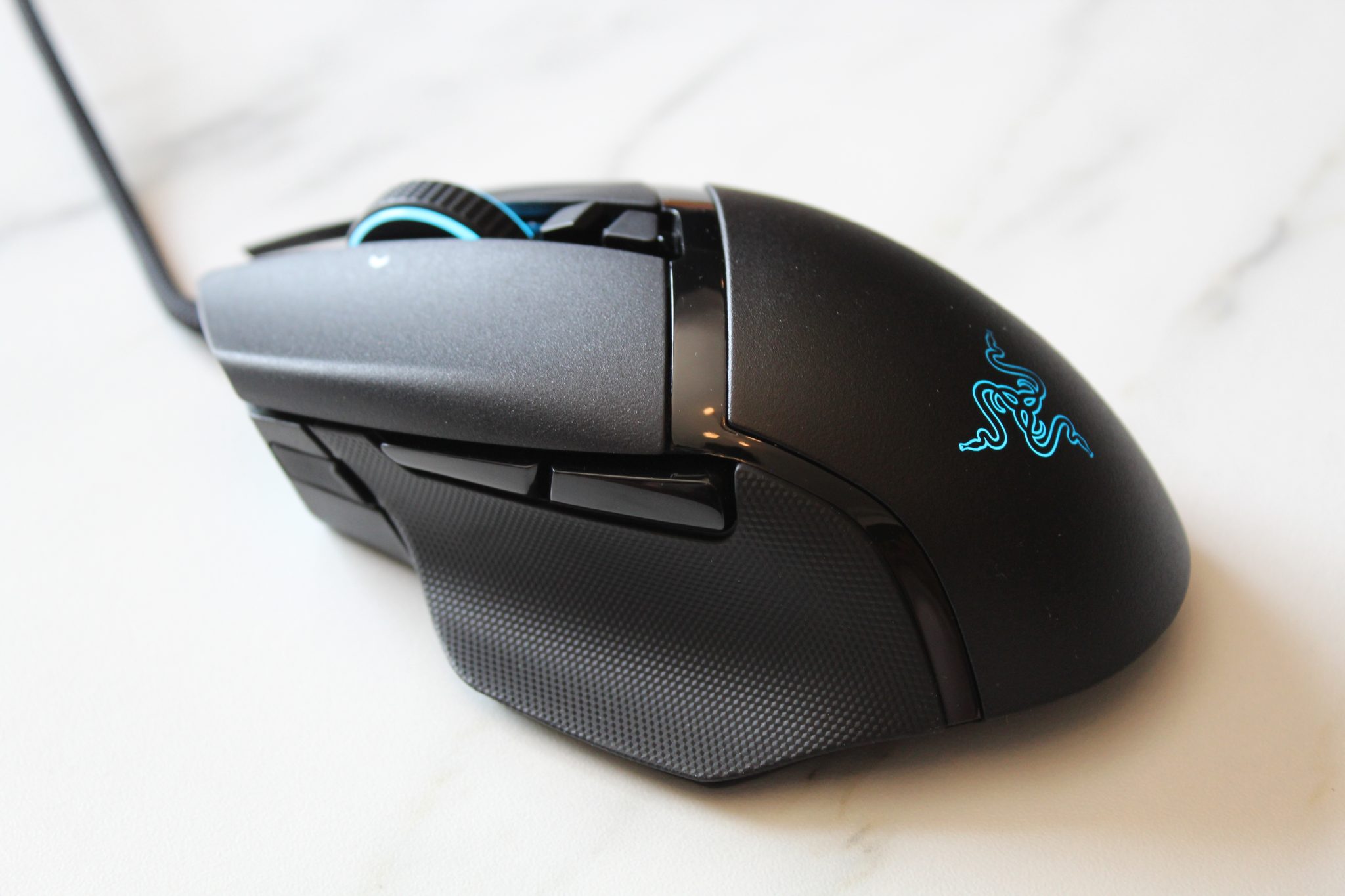 Thumb Culture - Razer Basilisk V2 Wired Mouse Review