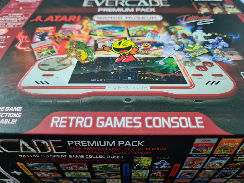 Evercade Premium Pack Review - Hardware & Tech